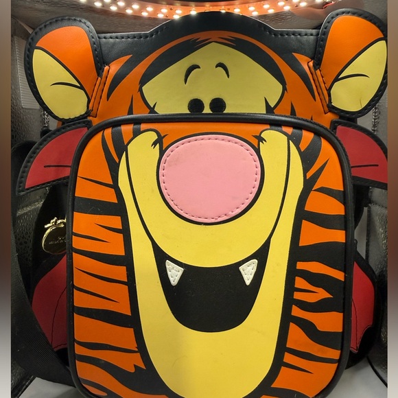 Loungefly | Bags | Loungefly Winnie The Pooh Tigger Crossbody Bag ...